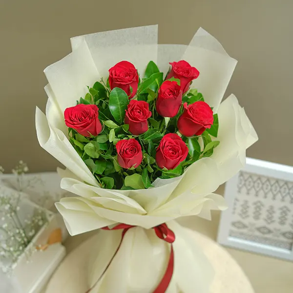 Buy/Send Red Roses Bouquet Petite Online | FloraIndia